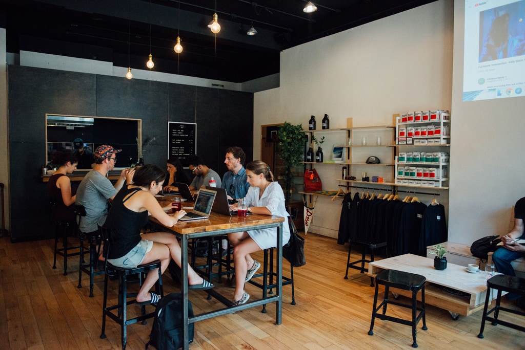 September Surf Café: Coffee and sunshine on Notre-Dame Street - Tastet