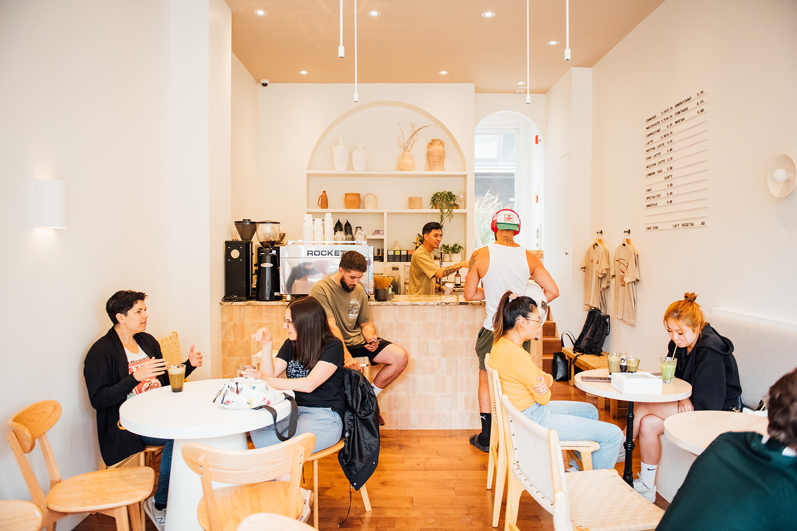 Café Cosé : charmant café aux accents vietnamiens à Pointe-Saint ...