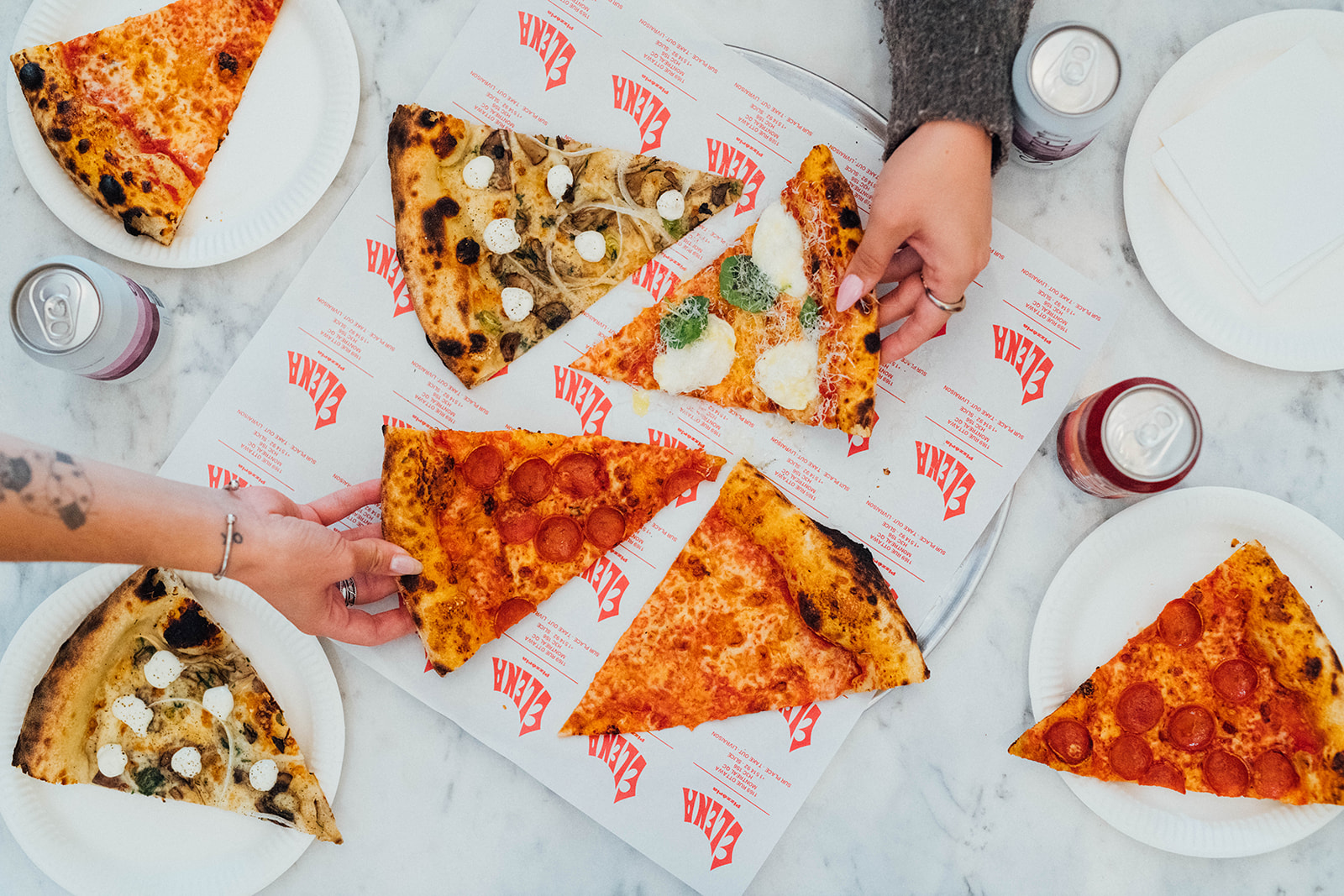 Pizzéria Elena : un comptoir à pizza new-yorkaise signé Elena - Tastet
